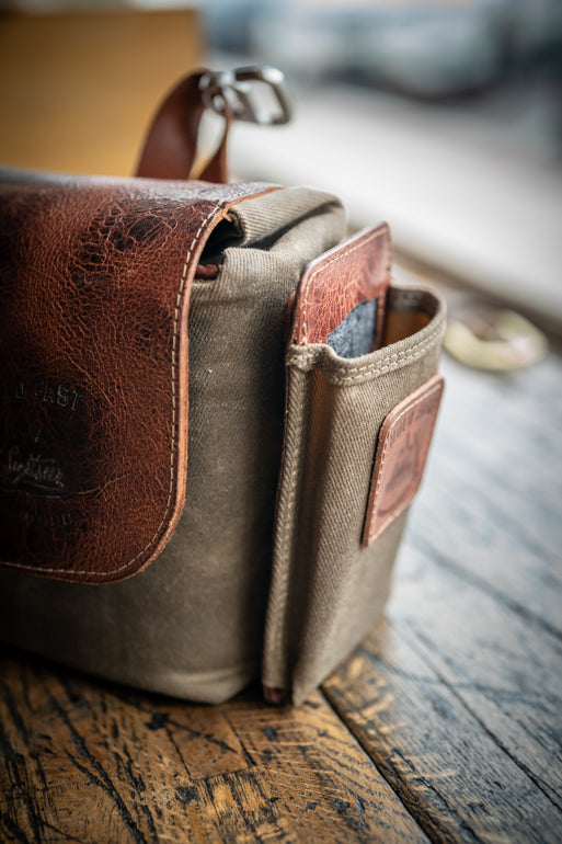 Sightseer Cell Pouch V2 | Hold Fast