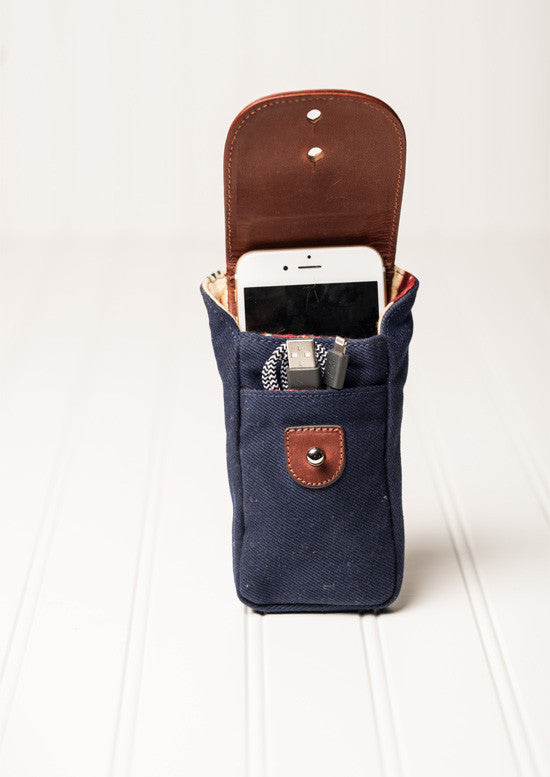 Sightseer Cell Pouch | Hold Fast
